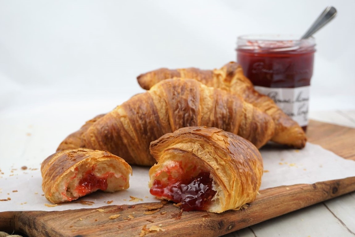 Croissant om zelf af te bakken per 4 verpakt bestellen | Bakkerij van ...