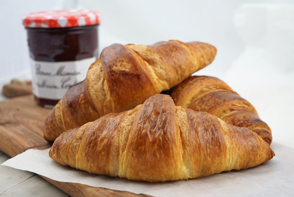Croissant om zelf af te bakken per 4 verpakt bestellen | Bakkerij van ...