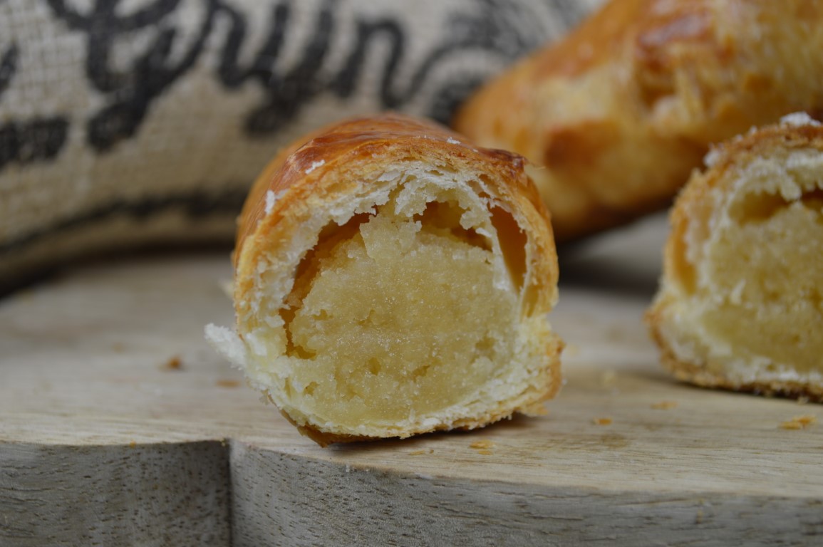 Roomboter amandelstaaf 250 gram bestellen | Bakkerij van der Grijn