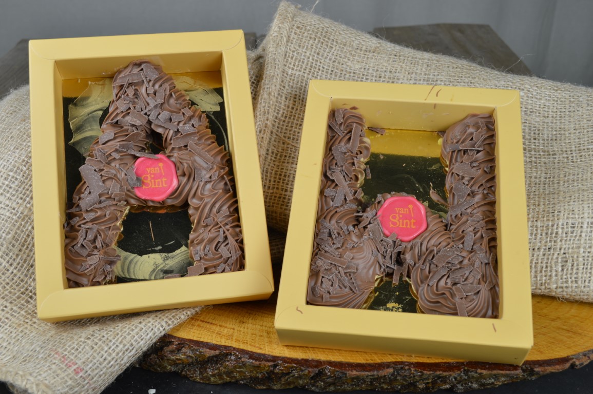 Gespoten chocolade letter van A tot Z bestellen | Bakkerij van der Grijn