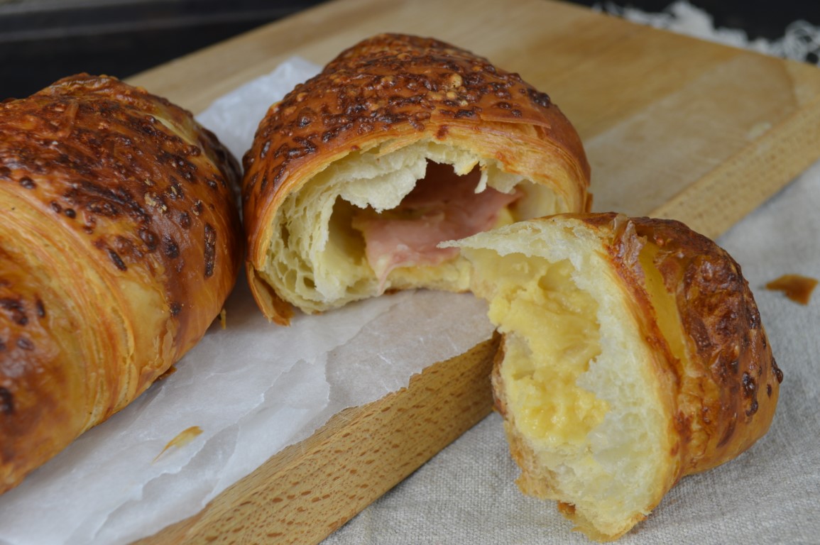 Ham Kaas croissant bestellen | Bakkerij van der Grijn